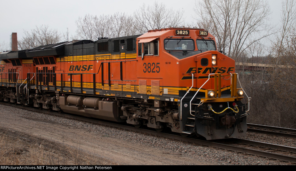 BNSF 3825